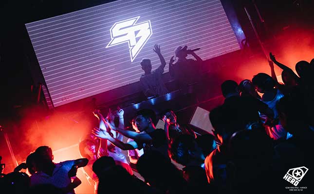 히어로 클럽 | 지금 테이블을 예약하세요 | 베트남 밤문화