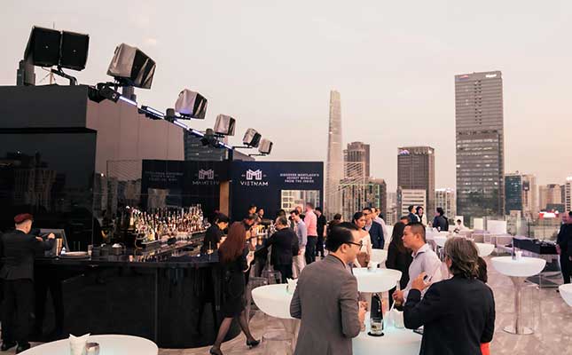 Wow Skybar | Top Bar Ngoài Trời tại Q1 | Vietnam Nightlife