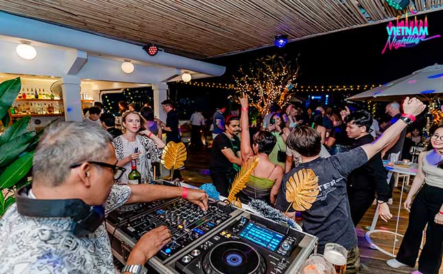 Banana Mama | Book Your Table Now | Vietnam Nightlife