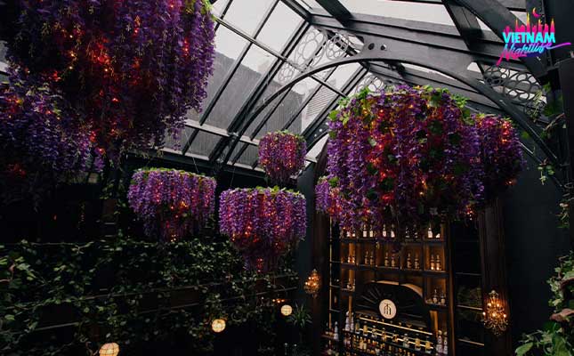 The Arth | Top Bar in District 1 | Book Your Table Now