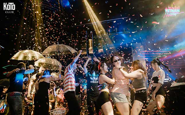 고토 클럽 | 다낭 최고의 나이트클럽 | 지금 테이블을 예약하세요