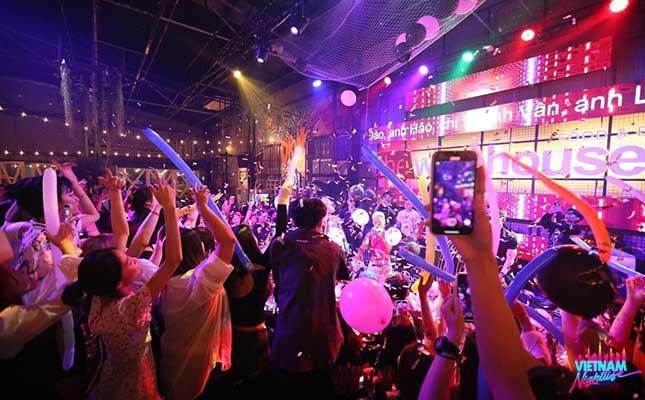 The Warehouse Lý Chính Thắng | Đặt bàn ngay | Vietnam Nightlife